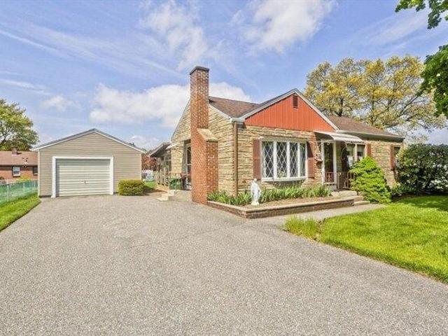 house with 3 bedroom, Chicopee MA ES103497057