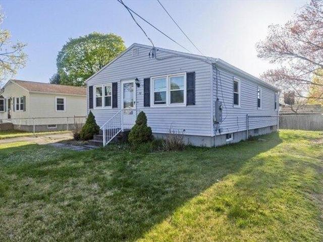 house with 3 bedroom, Chicopee MA ES103663541