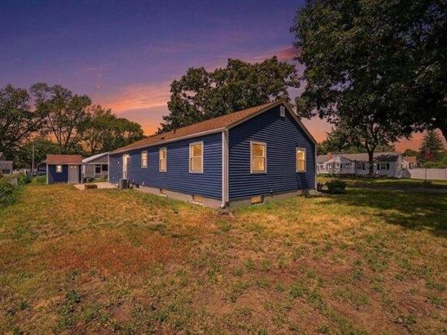 house with 3 bedroom, Chicopee MA ES103709738