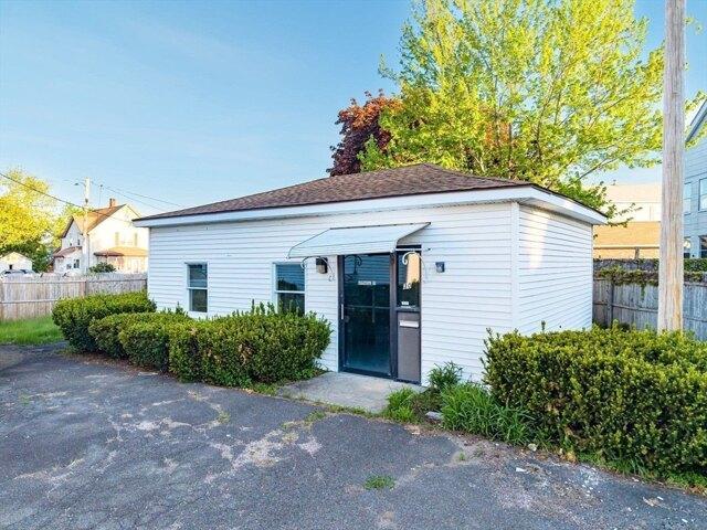 house with 3 bedroom, Chicopee MA ES103850971