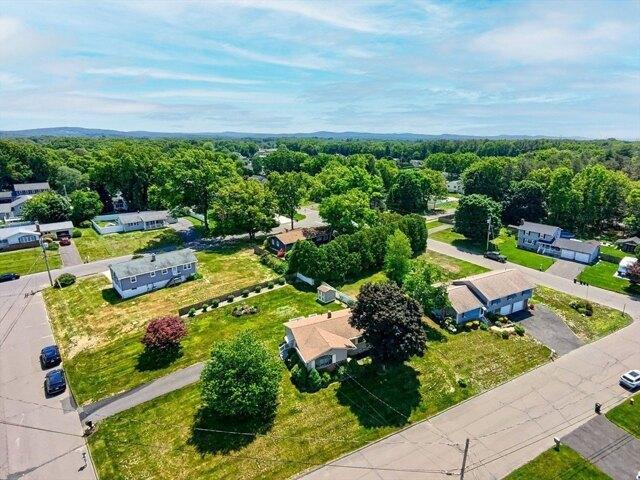 house with 3 bedroom, Chicopee MA ES103808856