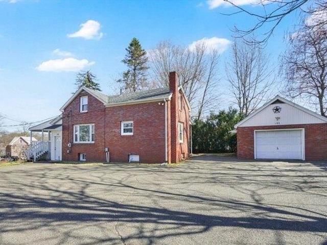 house with 3 bedroom, Chicopee MA ES103968366