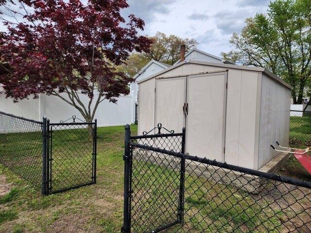 house with 3 bedroom, Chicopee MA ES103932921