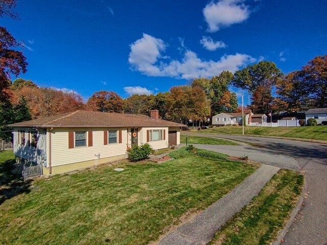house with 3 bedroom, Chicopee MA ES104994884