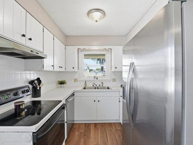 house with 3 bedroom, Chicopee MA ES105059101