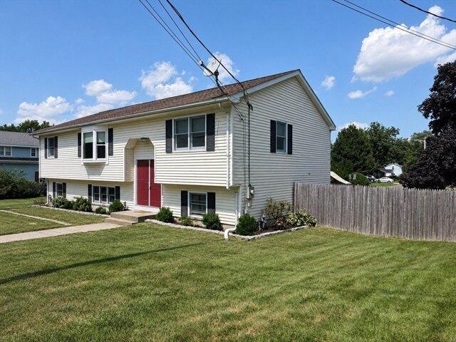 house with 3 bedroom, Chicopee MA ES105079833