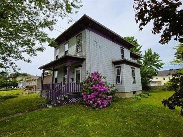 house with 3 bedroom, Chicopee MA ES105082819