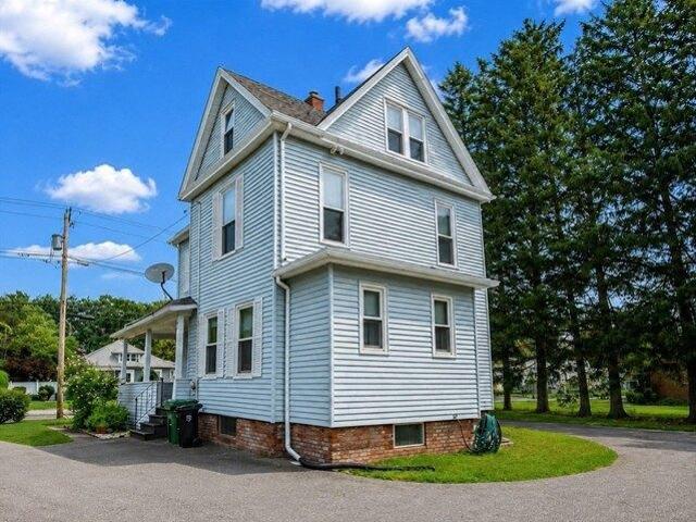 house with 3 bedroom, Chicopee MA ES105093616