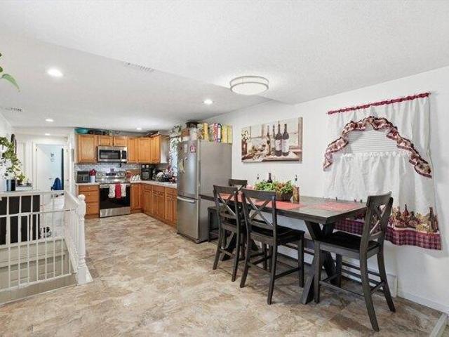 house with 3 bedroom, Chicopee MA ES105094212