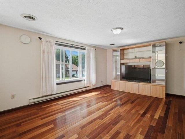 house with 3 bedroom, Chicopee MA ES105013547