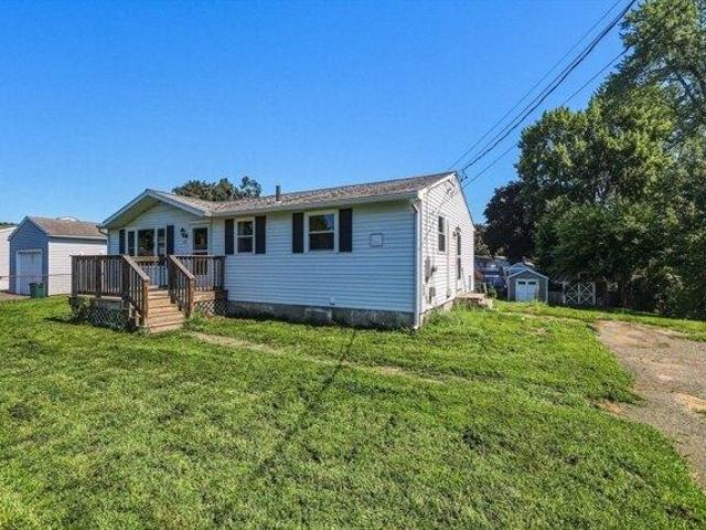 house with 3 bedroom, Chicopee MA ES105109583