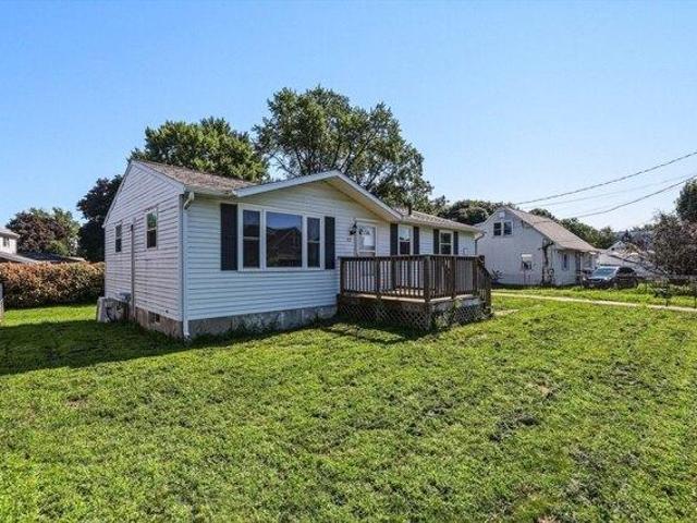 house with 3 bedroom, Chicopee MA ES105205047