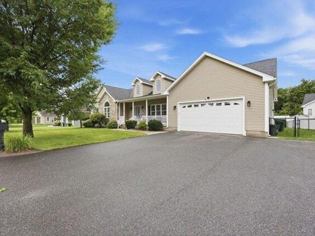 house with 3 bedroom, Chicopee MA ES105231892