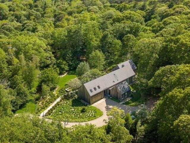 house with 3 bedroom, Chilmark MA DS103222521