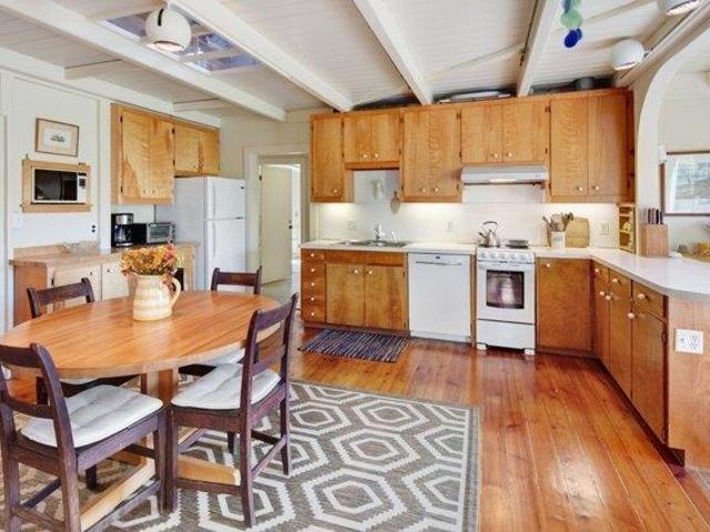 house with 3 bedroom, Chilmark MA ES103222157