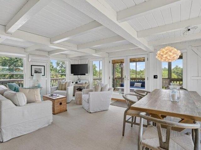 house with 3 bedroom, Chilmark MA ES105192597