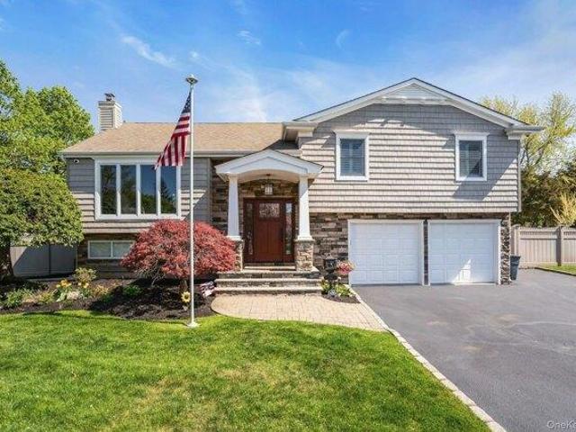 house with 3 bedroom, Commack NY DS103624895