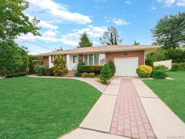 house with 3 bedroom, Commack NY DS103626464