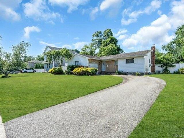house with 3 bedroom, Commack NY ES104904181