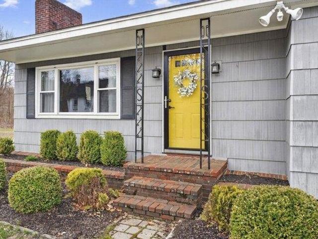 house with 3 bedroom, Concord NH DLS102062387