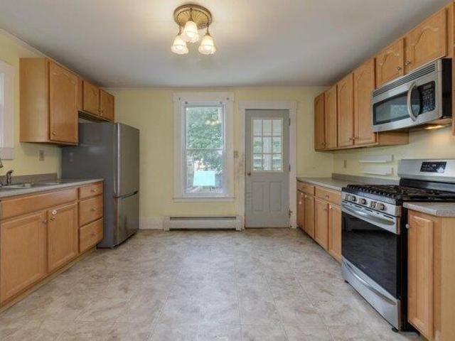 house with 3 bedroom, Concord NH DS102592043
