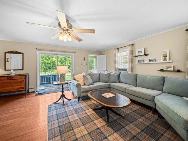 house with 3 bedroom, Concord NH DS103886927