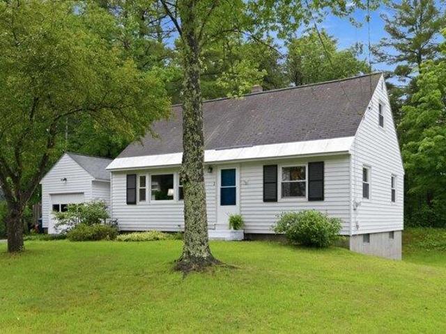 house with 3 bedroom, Concord NH ES104009894