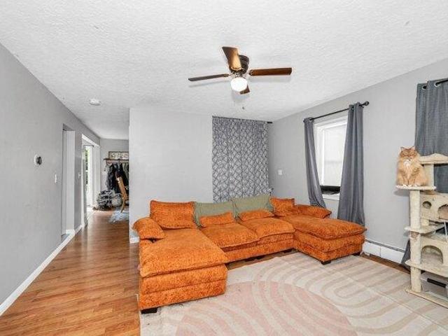 house with 3 bedroom, Concord NH ES104148473