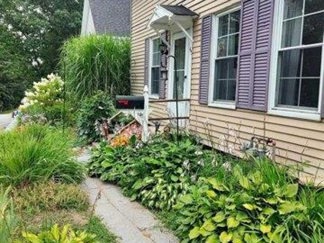 house with 3 bedroom, Concord NH ES104849075