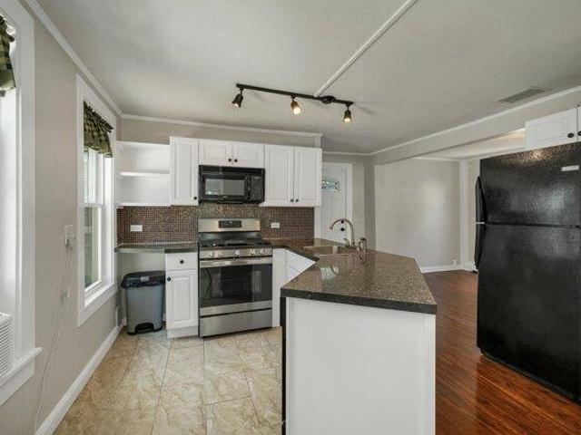 house with 3 bedroom, Concord NH ES105207870