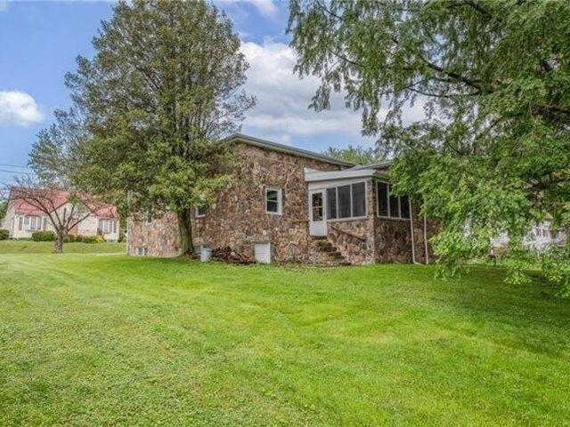 house with 3 bedroom, Connellsville PA DS103625248