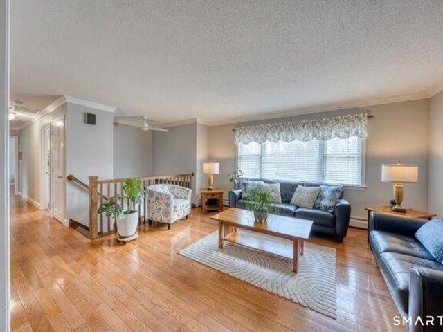 house with 3 bedroom, Colchester CT ES103071230