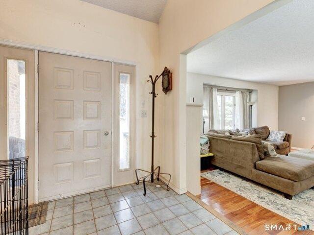 house with 3 bedroom, Colchester CT ES103434211