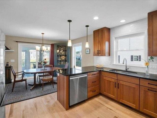 house with 3 bedroom, Colchester VT ES105113568