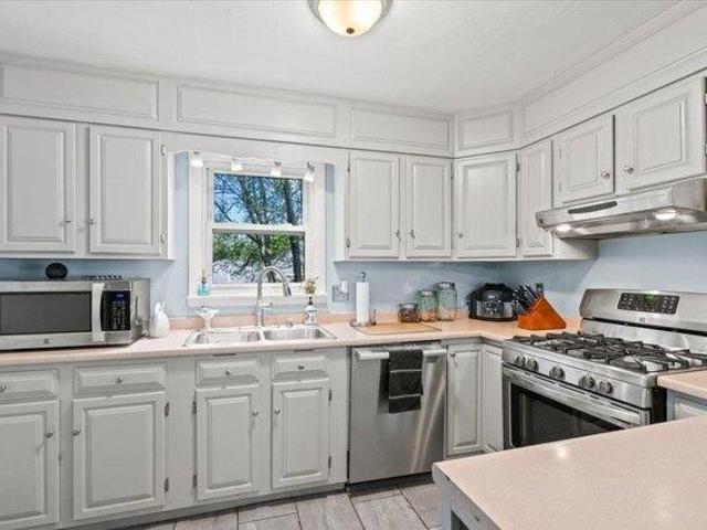 house with 3 bedroom, Colchester VT ES105126409