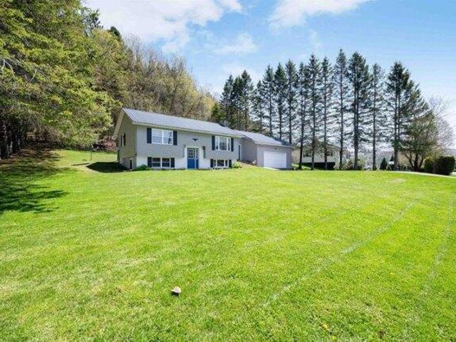 house with 3 bedroom, Colebrook NH DLS102728931