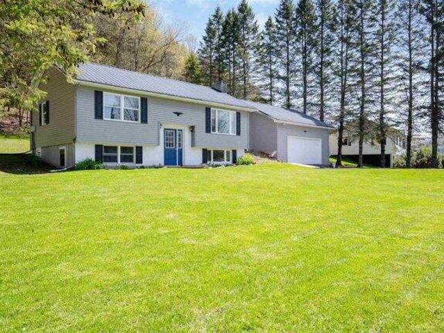house with 3 bedroom, Colebrook NH ES103163389