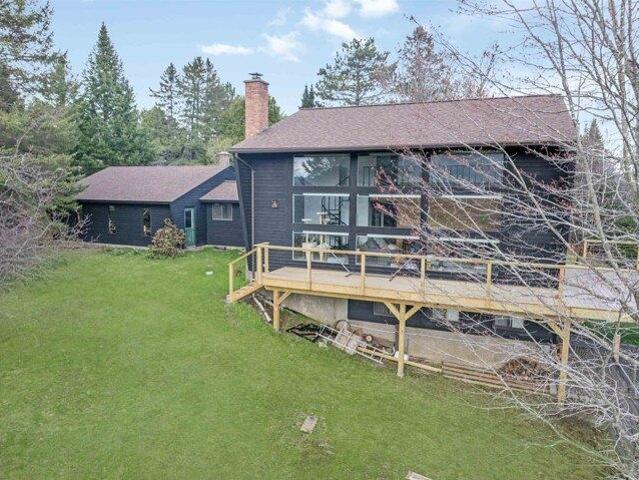 house with 3 bedroom, Colebrook NH ES104045779