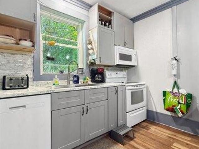 house with 3 bedroom, Colebrook NH ES104263894