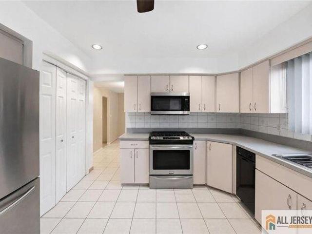 house with 3 bedroom, Colonia NJ ES104149413