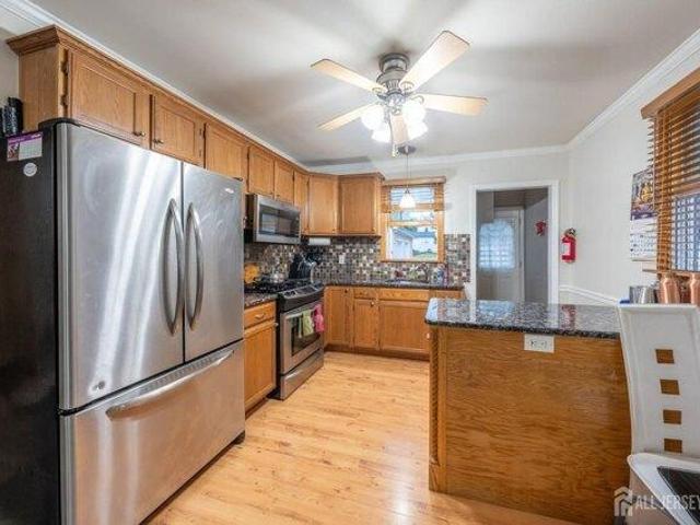 house with 3 bedroom, Colonia NJ ES105174392