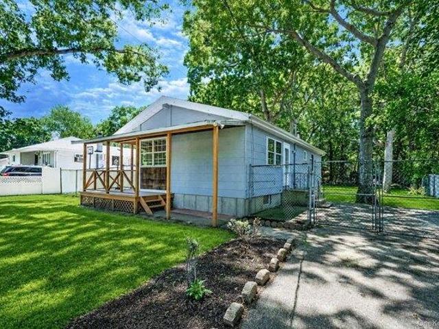 house with 3 bedroom, Coram NY DS103622249