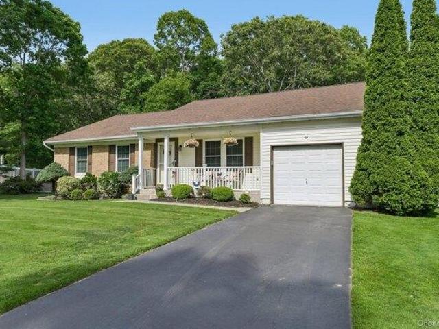 house with 3 bedroom, Coram NY ES103626207