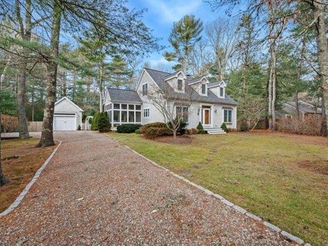 house with 3 bedroom, Cotuit MA DS101798925