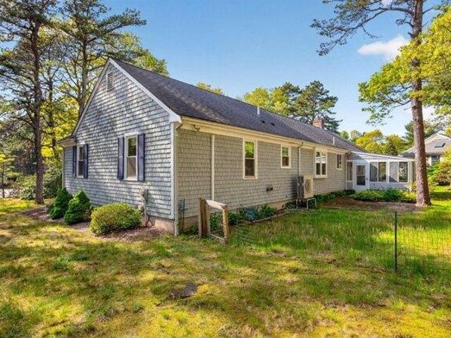house with 3 bedroom, Cotuit MA DS102776098