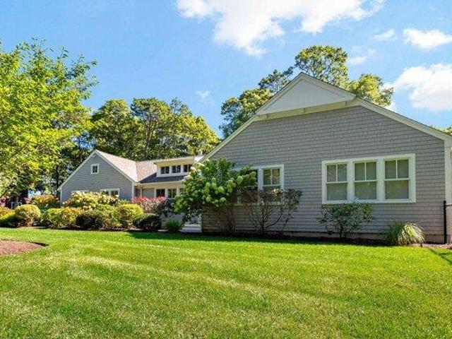 house with 3 bedroom, Cotuit MA DS102090000