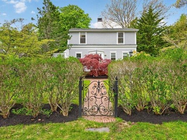 house with 3 bedroom, Cotuit MA ES105108319