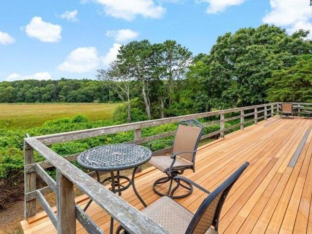 house with 3 bedroom, Cotuit MA ES105113862