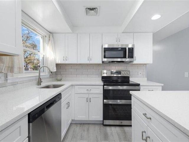 house with 3 bedroom, Coventry RI DLS102344669