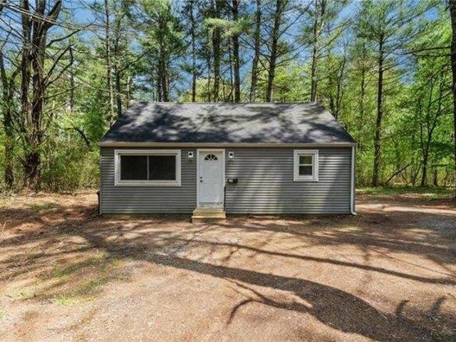 house with 3 bedroom, Coventry RI DS103037656